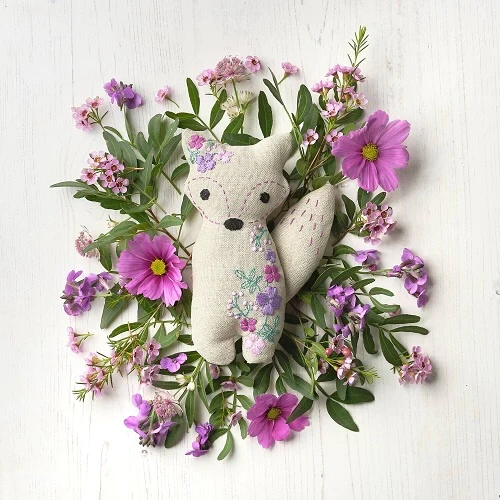 Anchor Essentials Kit - Frida Fox Embroidery Kit | StitchMakers