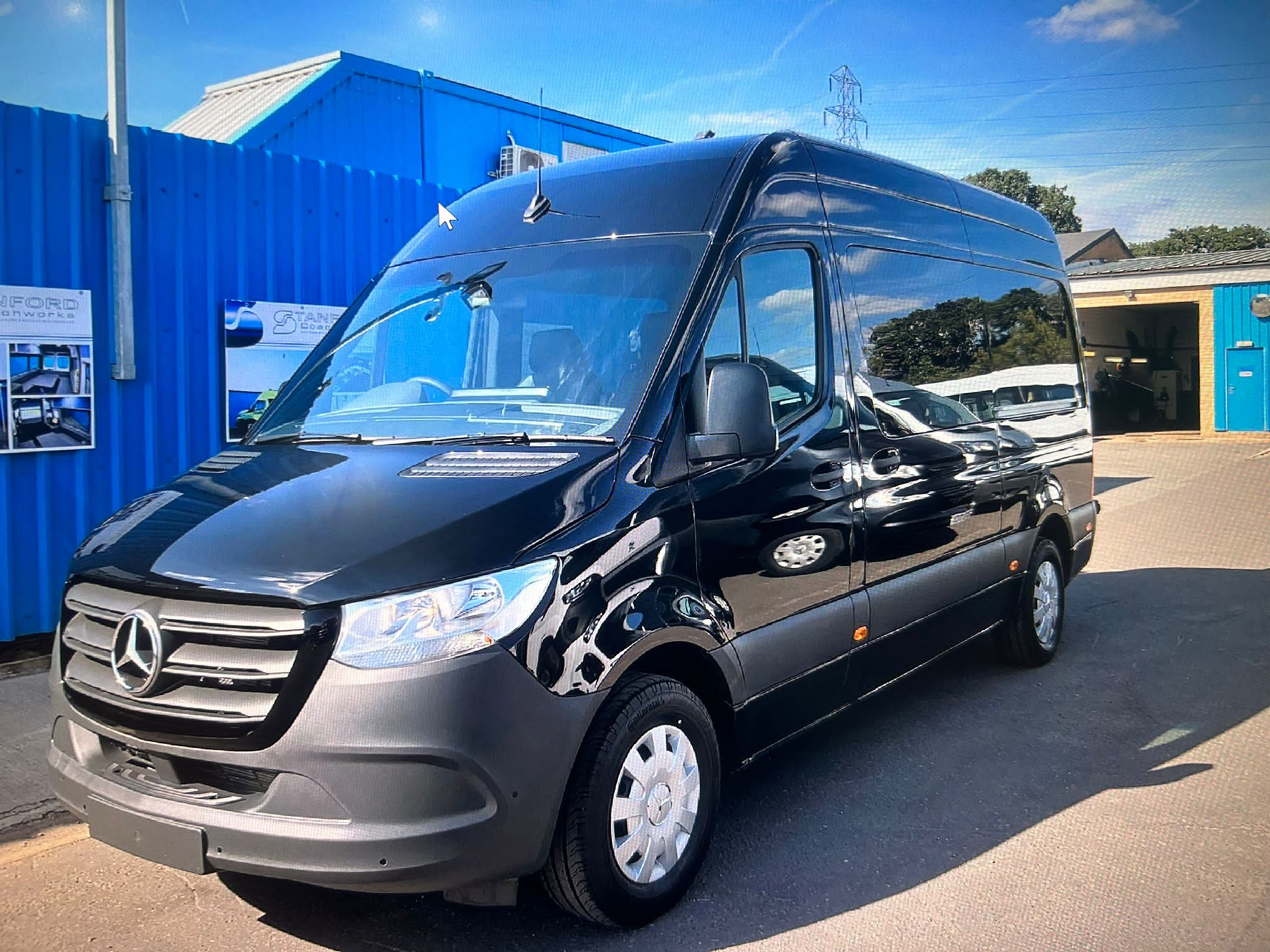 Merc Sprinter AUTO (9) MWB | Blacklight Tours