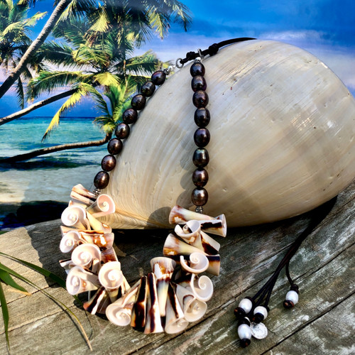 Hawaiian Trumpet Seashell Necklace | GIT/DonnaGray