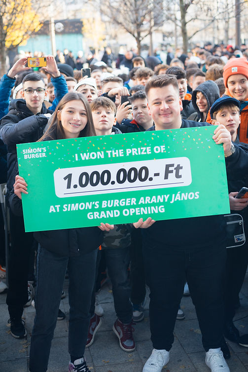 SIMON'S BURGER | WHO WE ARE