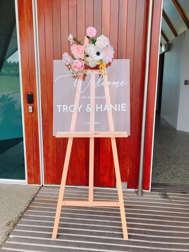 Welcome board and easel | Props & Roses