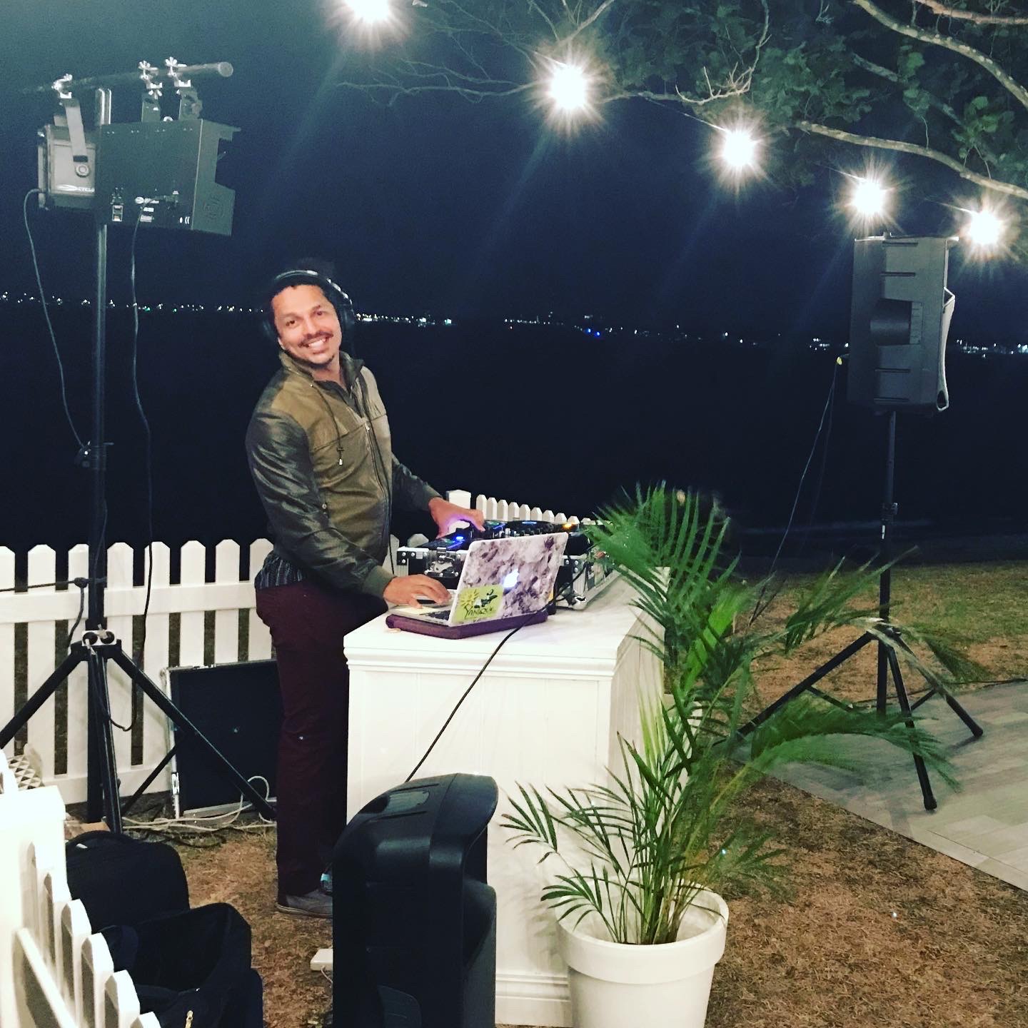 Perth DJ Hire, Dance Floor Shows & Entertainment Packages - Australia