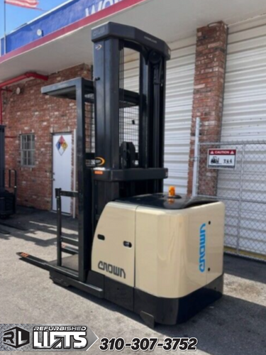 CROWN - STAND UP ORDER PICKER - SP3510-30 | Refurbished Lifts