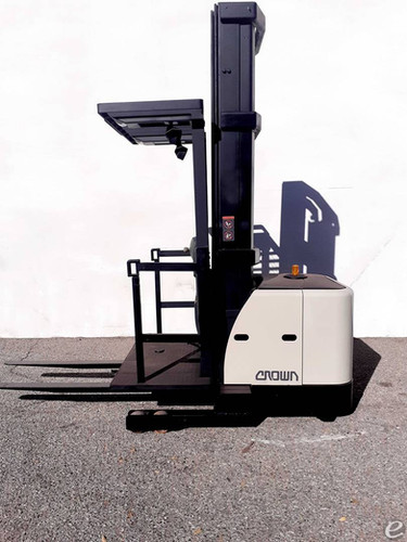 CROWN - ELECTRIC ORDER PICKER - SP3420-30 | Refurbished Lifts