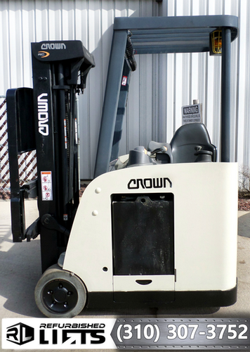 CROWN - STAND UP COUNTERBALANCE DOCKER - RC3020 | Refurbished Lifts