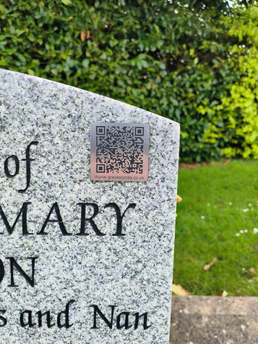 Plaque - QR Code Plaque Scannable Memorial | digital-gravestones