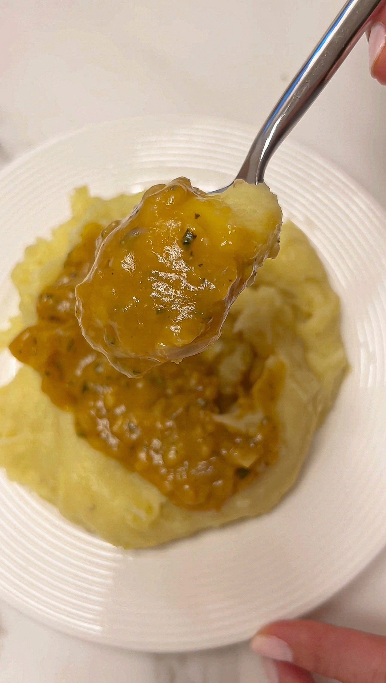 This vegan gravy recipe is packed with flavor and made with fresh ...
