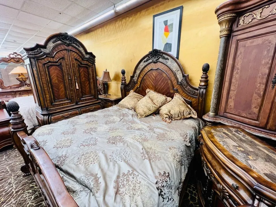 AICO by Michael Amini 5PC Oppulente king size bedroom set | S Fox Consignment
