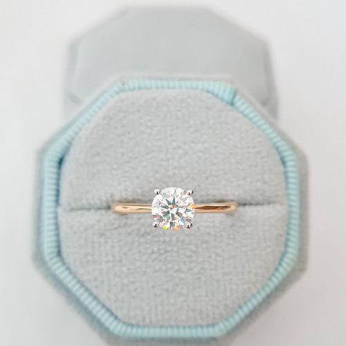 GRETA, Anillo de Compromiso, Oro Amarillo 14K, Diamante de lab, Redondo 0.80ct | Perpetua Mexico