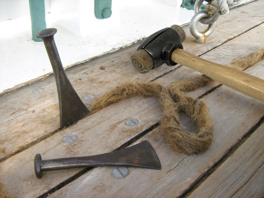 Meaning of “Oakum Strands”