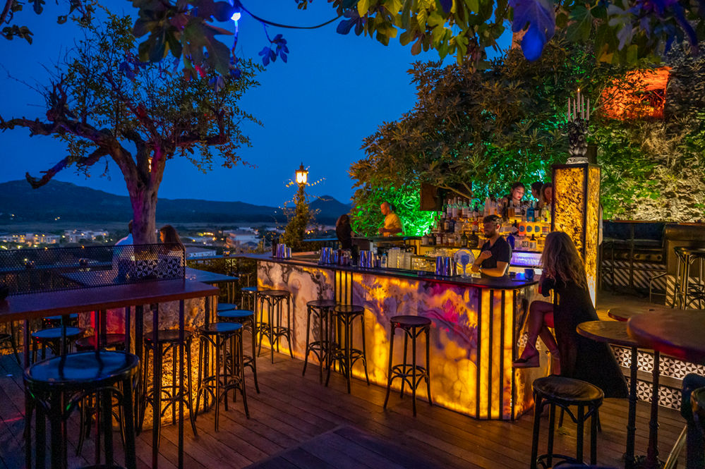 Othello Bar Porto vecchio shooting by Iris Production