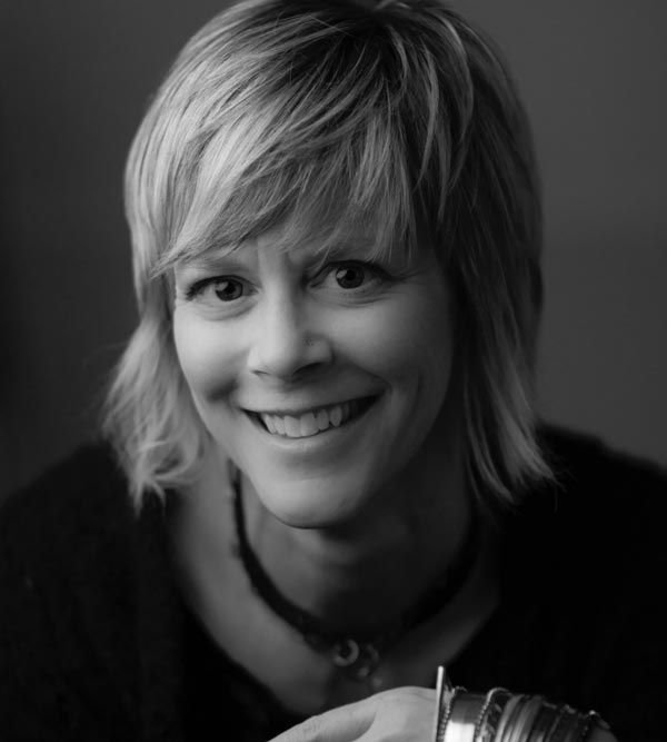 Sue Contini | Art Instructor in Calgary | Swinton's Art Supply