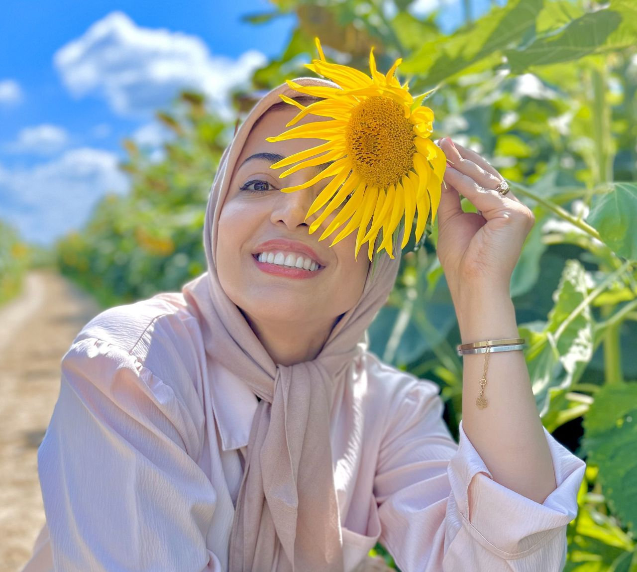 Hamideh Khadem Sohi | Art Instructor in Calgary | Swinton's Art Supply