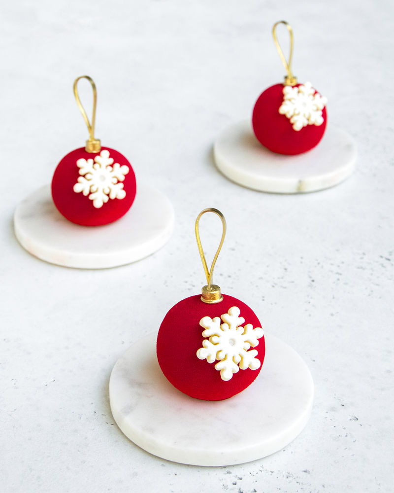 How to: Christmas Bauble details