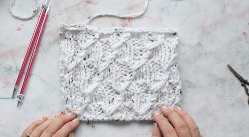Knit Diagonal Loops Stitch | Designs by Phanessa