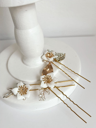 Posey Clay Flower Hair Pin Set - Sample Sale | Garter & Veil