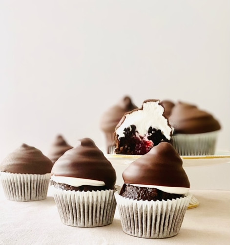 Chocolate High-Hat Teacake | KG Tea-Chocolaterie