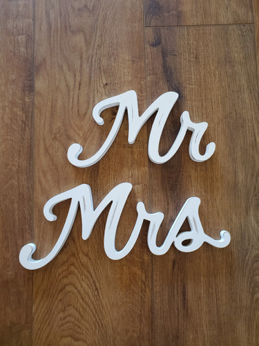 Free Standing Mr and Mrs Signs | flagstaffvenue