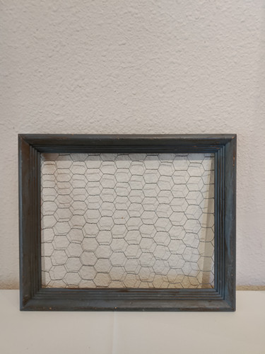 Small Chicken Wire Frame | flagstaffvenue