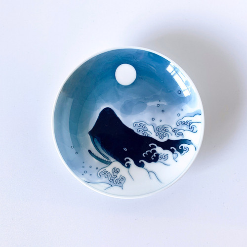 SPERM WHALE at Night Sea hand-painted porcelain plate | Goenne Japan