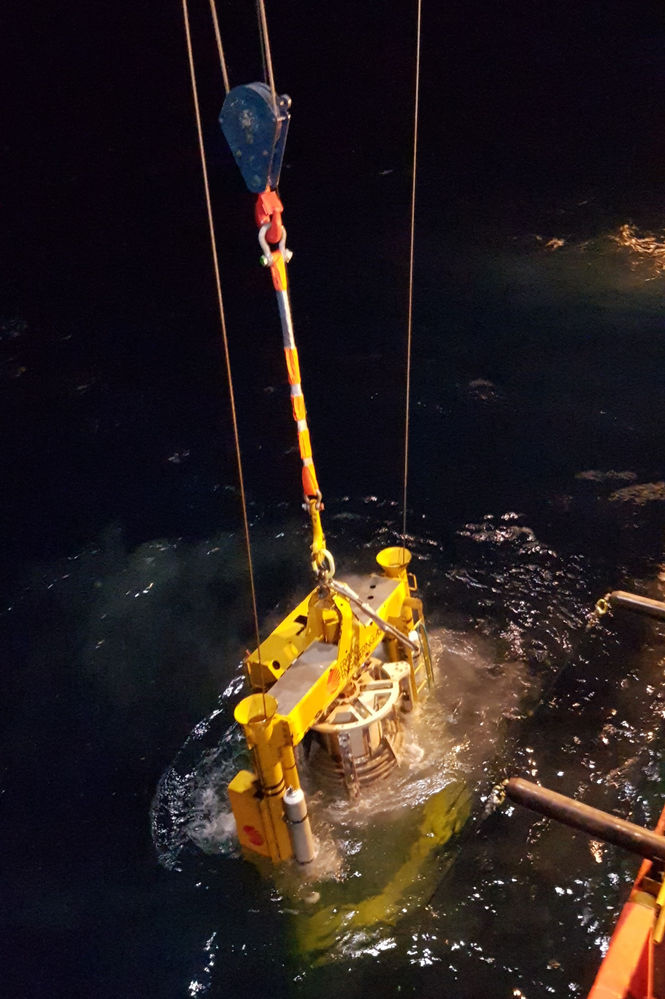 Subsea lifting operation