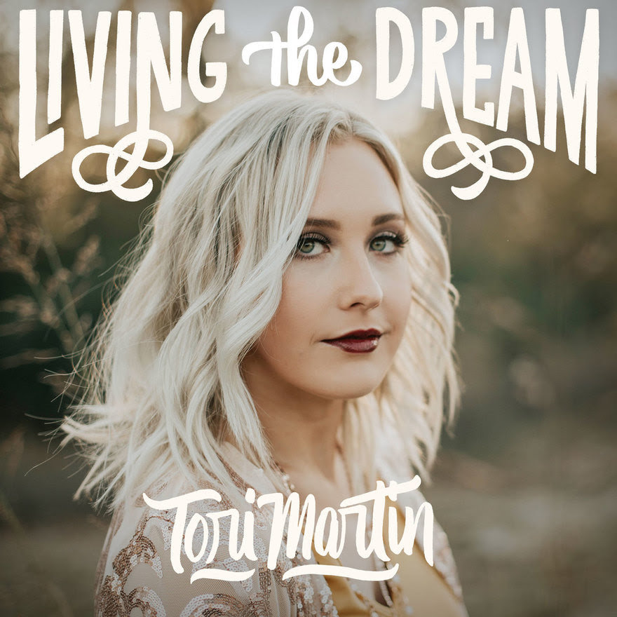 Tori Martin - Premiere of new Music Video "Living The Dream"