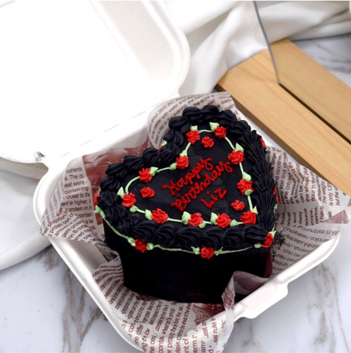 Black and red rose Victorian heart bento cake | Eggyi.co