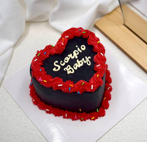 Black and red heart bento cake | Eggyi.co