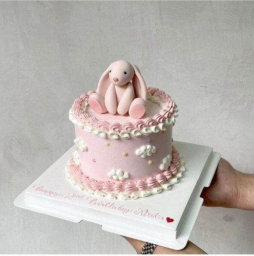 Bunny pink themed cake | Eggyi.co