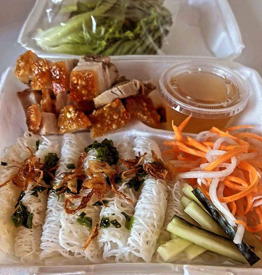 Crispy pork belly over rice vermicelli sheets | Bao Bao's kitchen