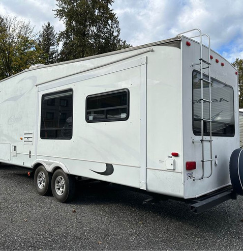 2010 Keystone cougar 5th wheel