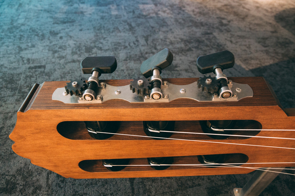 Giant Guitar | Creative Machines