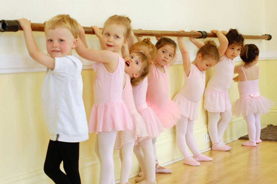 Dancing With Carolyn!| Toronto dance classes| Birthday Parties| Kids