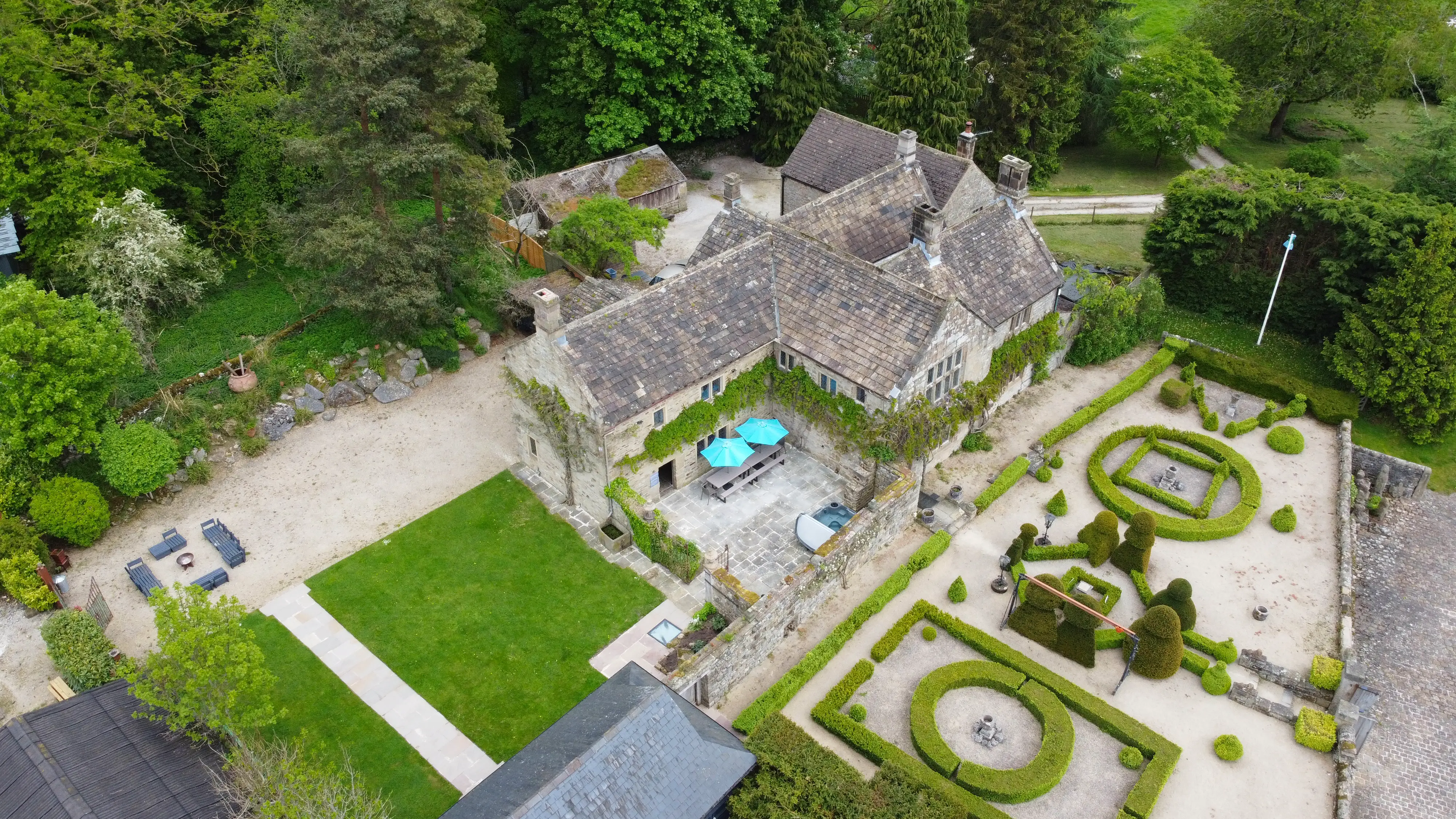 Manor House at Harthill Hall | Sleeps 18 | Peak District Accomodation