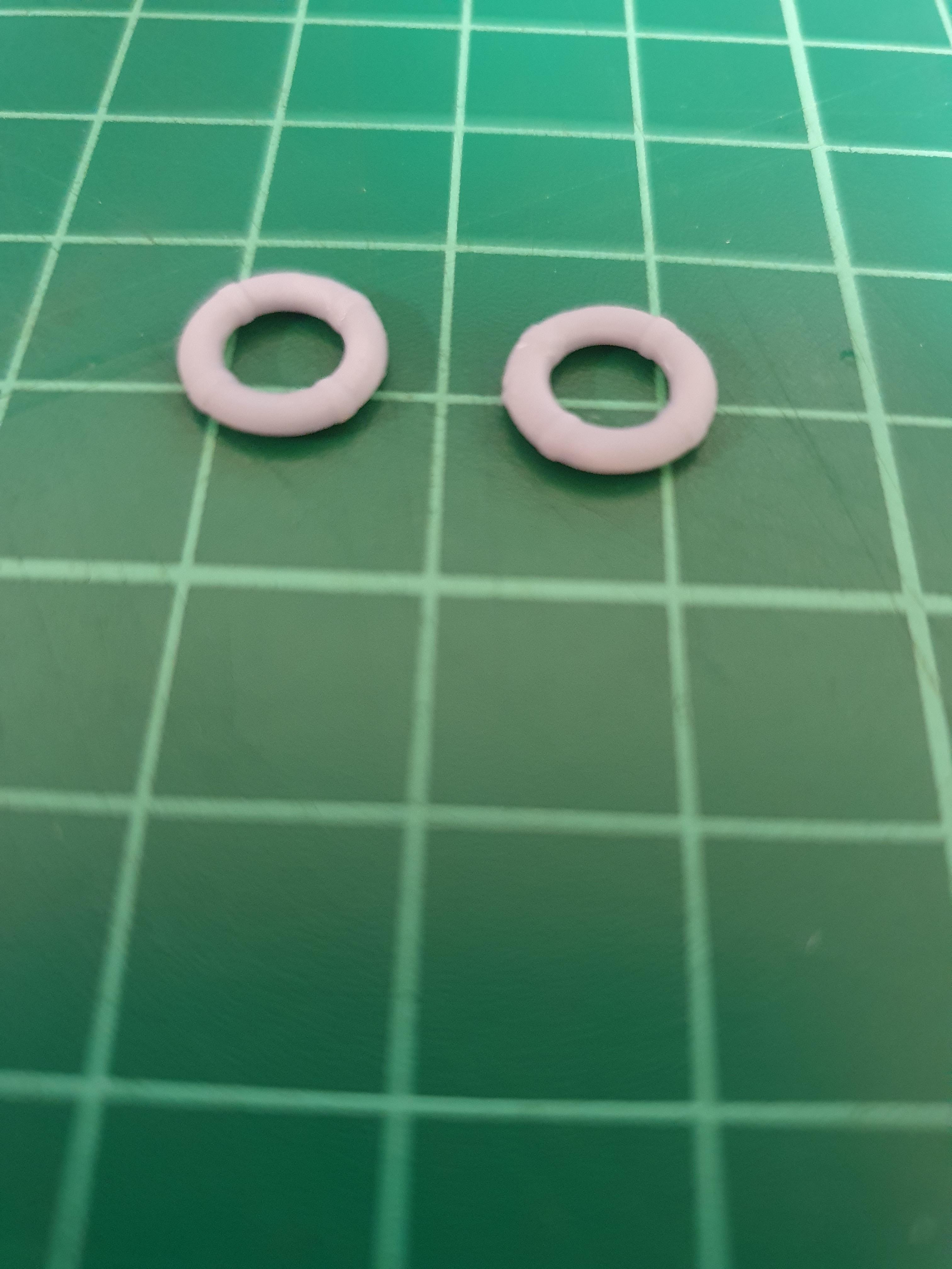 3d-printed-life-belts-for-use-with-all-oo-gauge-dock-scenes-and-boats