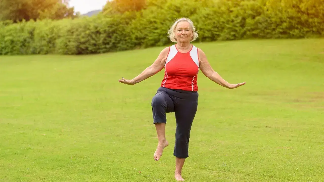7 Biggest Reasons For Poor Balance With Aging & How To Fix