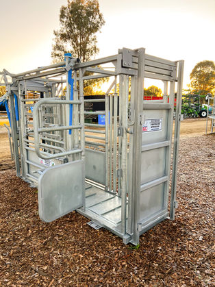 Portable Cattle Crushes - RPM Livestock Equipment