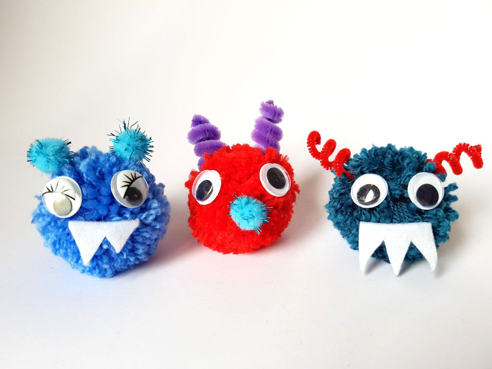 Pompom monster craft