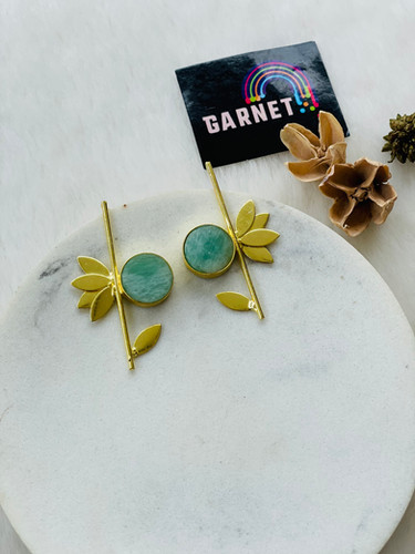 Hoist : EAR RING | The Garnet