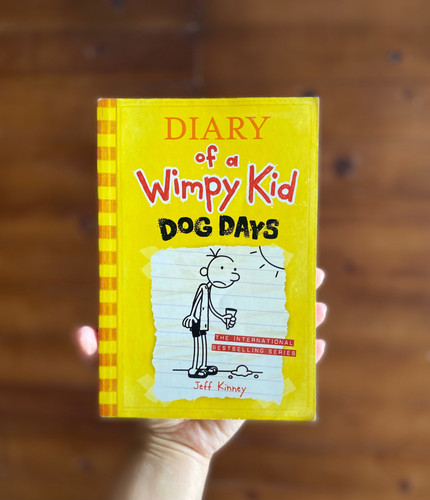 Diary of a Wimpy Kid: Dog Days (Book 4) (Diary of a Wimpy Kid, 4 ...