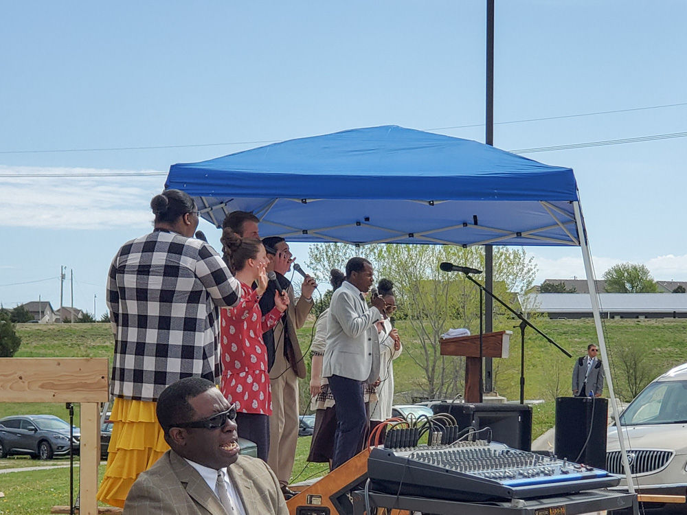 Faith Tabernacle holds Outdoor Service