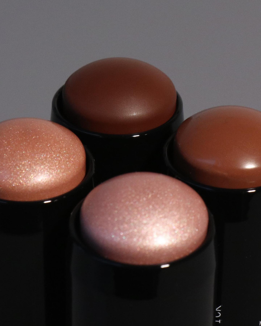 Cream Highlight Stick by 19/99 Beauty - Beauty Design Awards 2023 Finalist