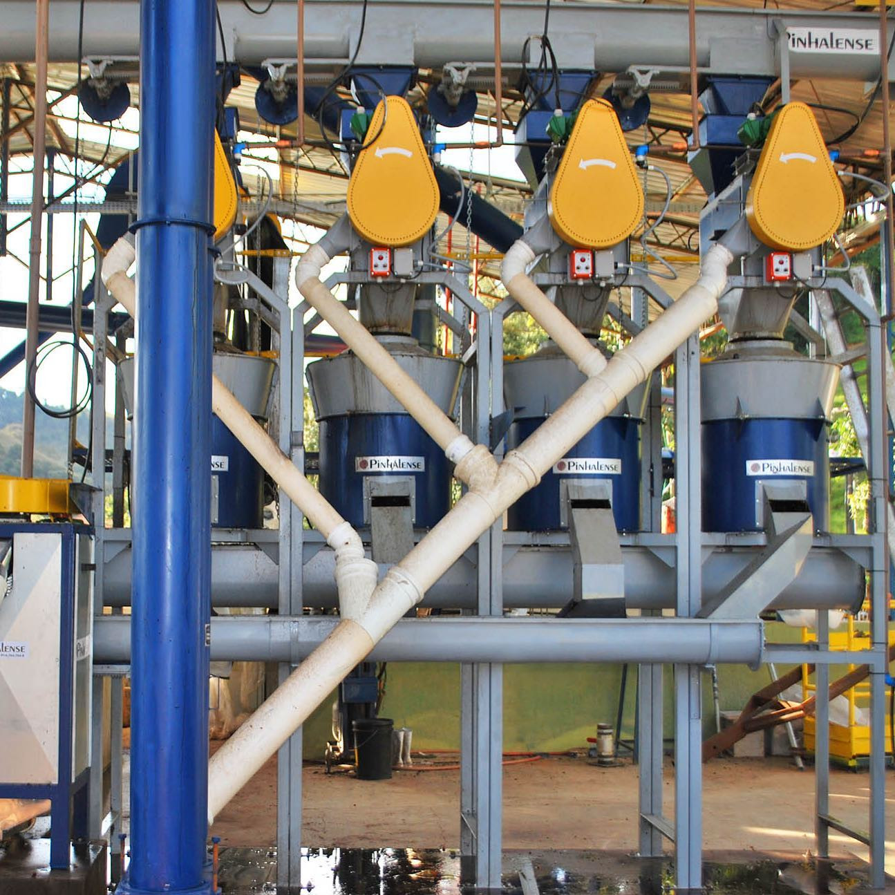 Beneficio humedo de cafe Pinhalense en el Peru