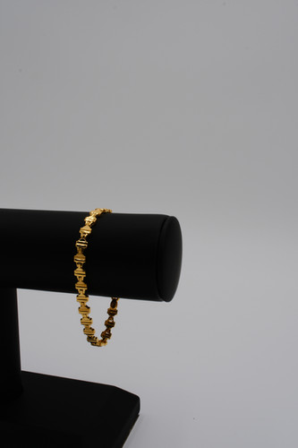Reya Gold Bracelet | Meghana Jewelers