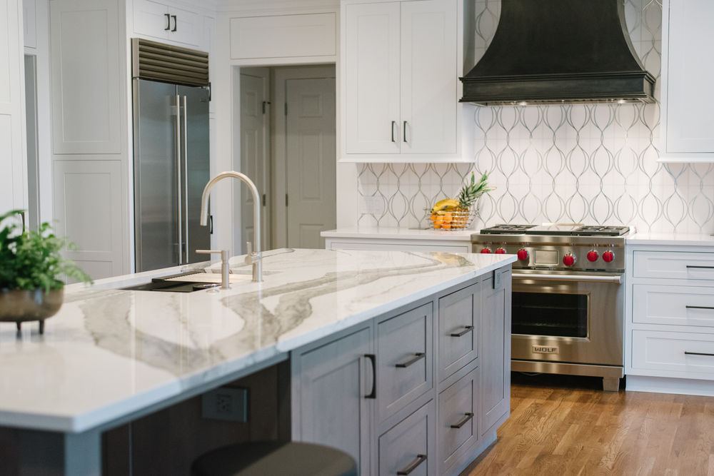 Pros and Cons: Inset vs Overlay Cabinets