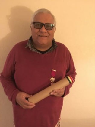 Dr Handa receiving his Fellowship Award 2018