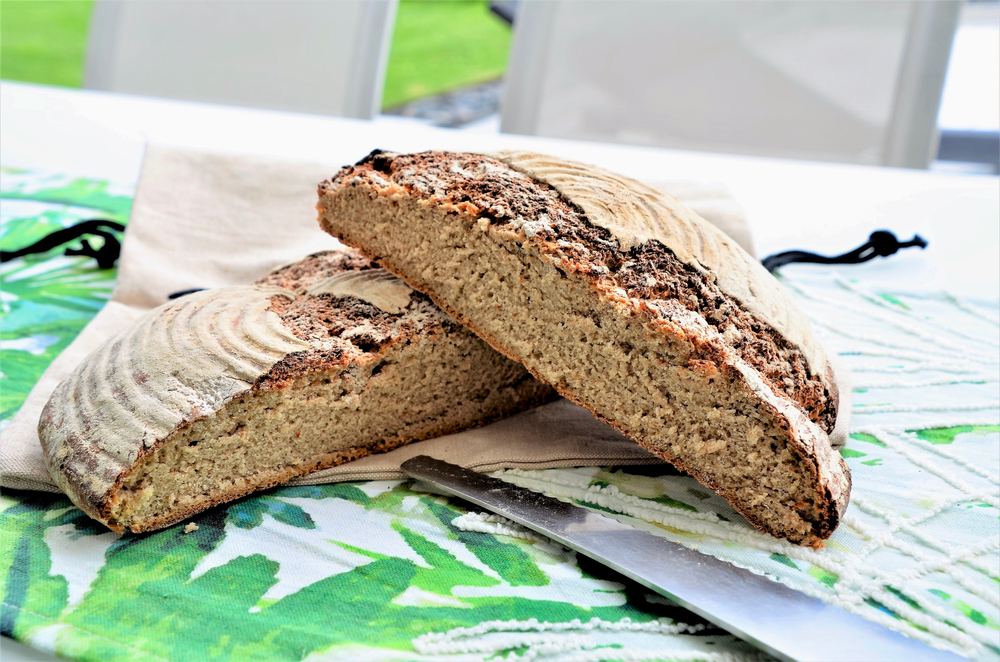 BAUERNKRUSTENBROT aus Roggen - Dinkel und Joghurt ... sehr einfach und ...