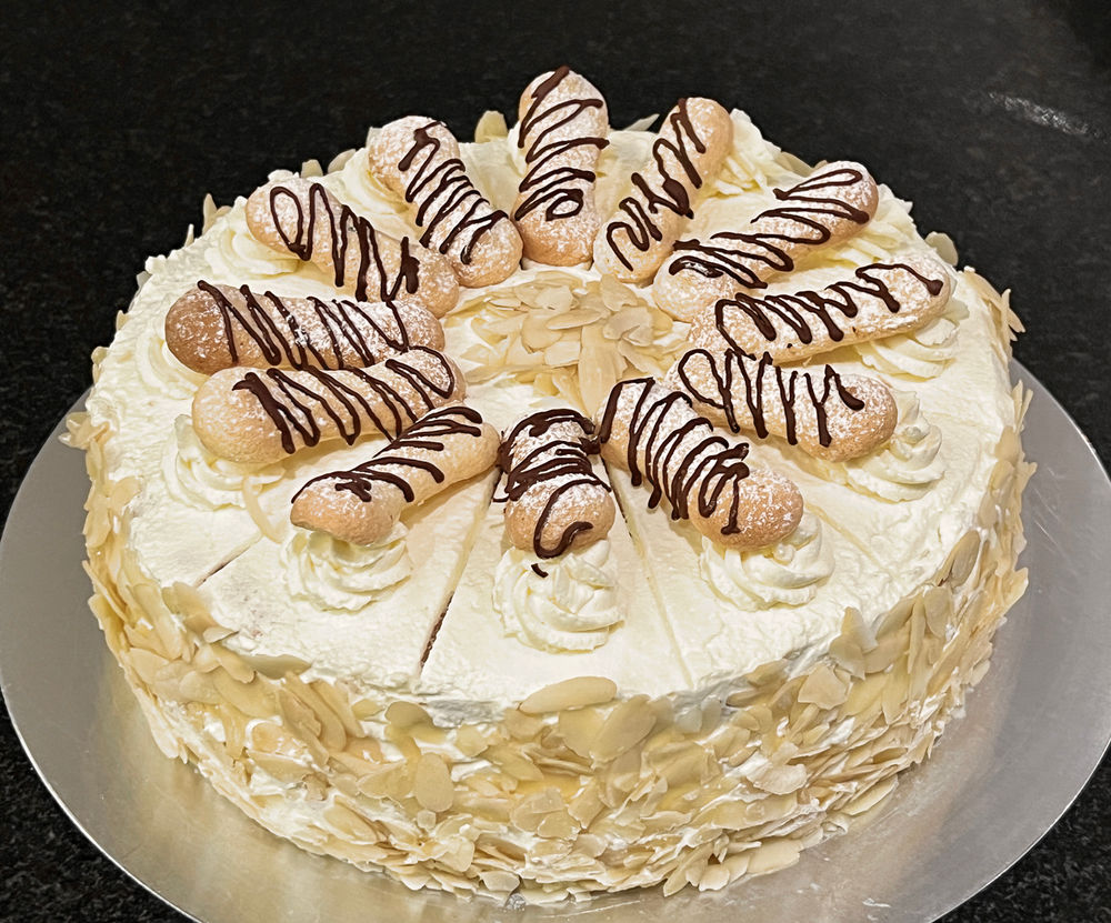 Malakoff Torte mit hausgemachten Biskotten