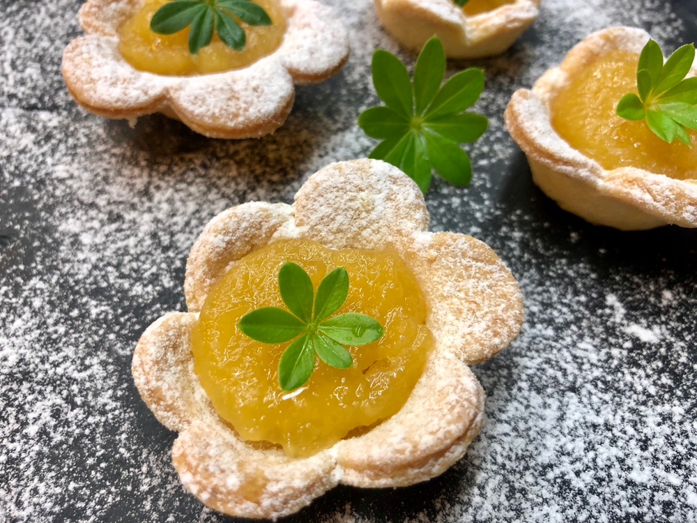Mini-Mango-Flower-Tarts ️