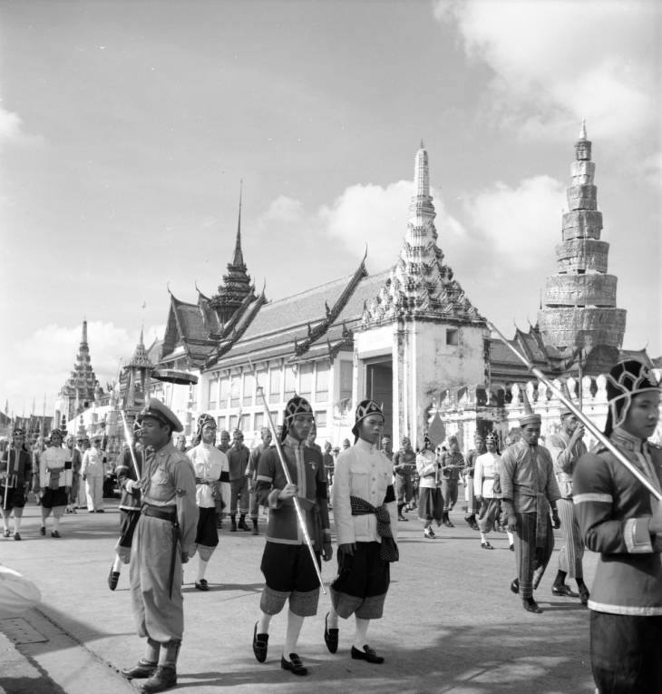 ครบรอบ 71 ปี งานพระบรมศพ ร.8 : ภาพที่ไม่เคยถูกเผยแพร่
